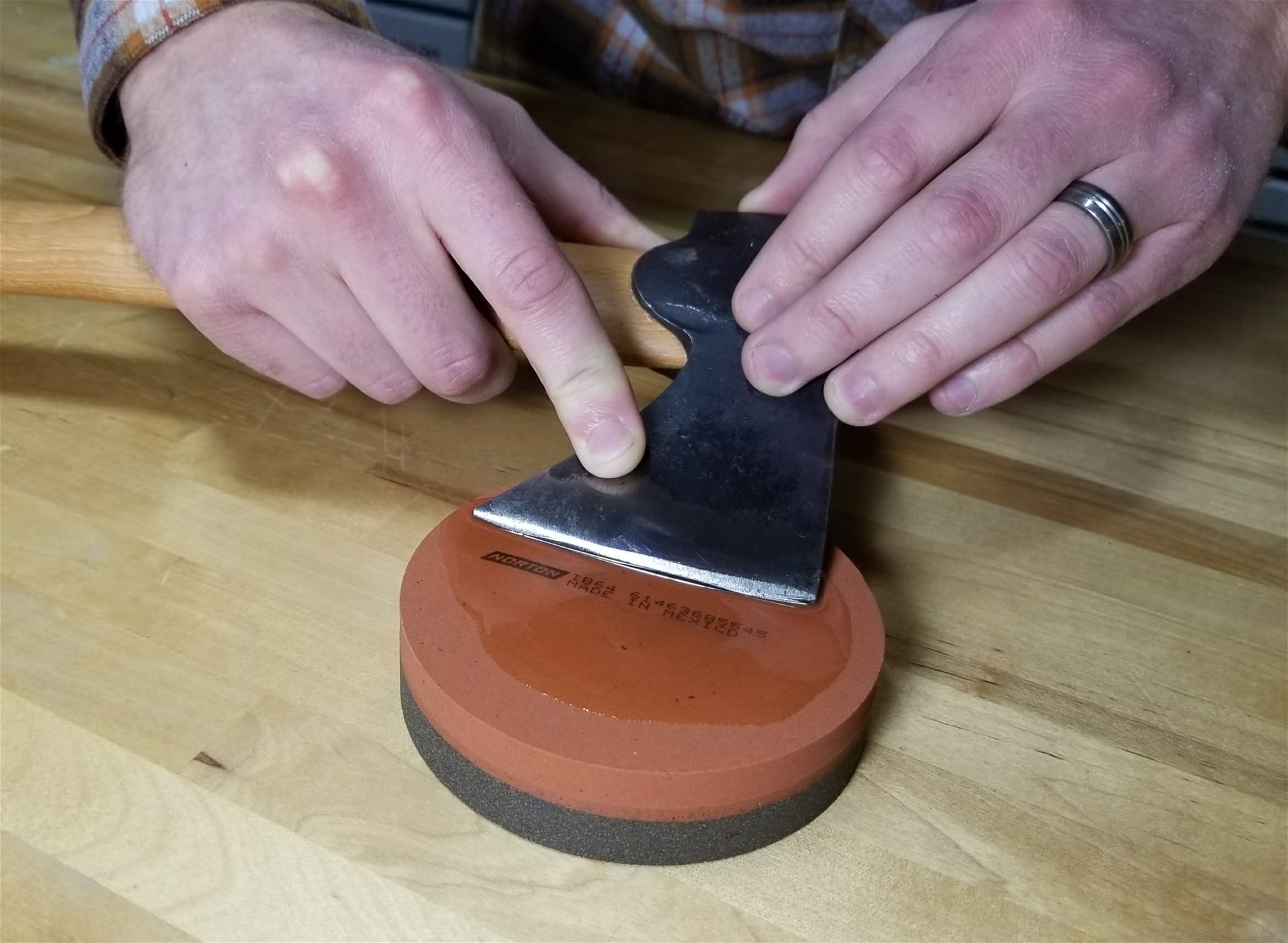 Norton 4 x 1 Round Combination India Stone — Sharpening Supplies